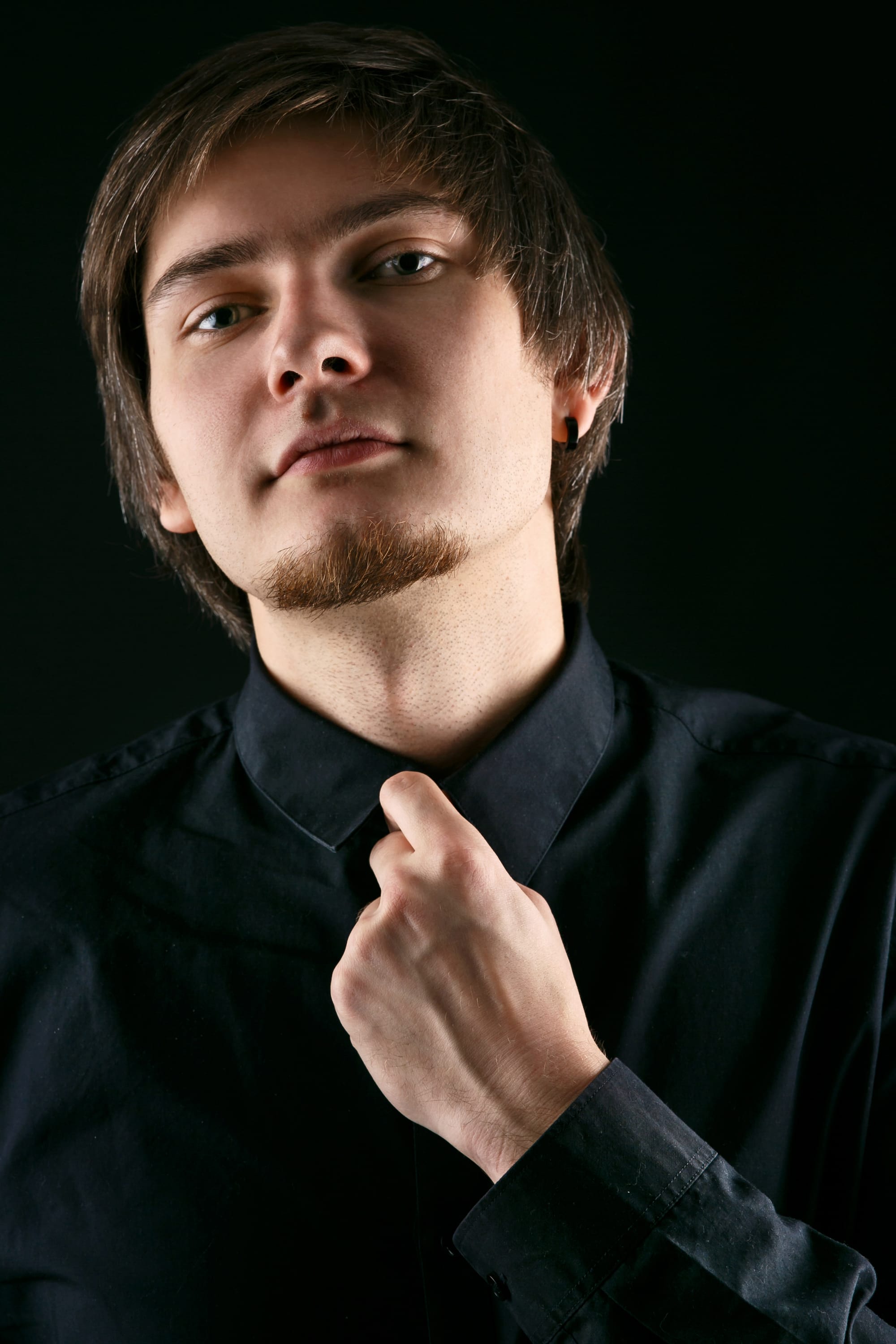 Men Modeling Headshots: Tips for the Perfect Posing Technique