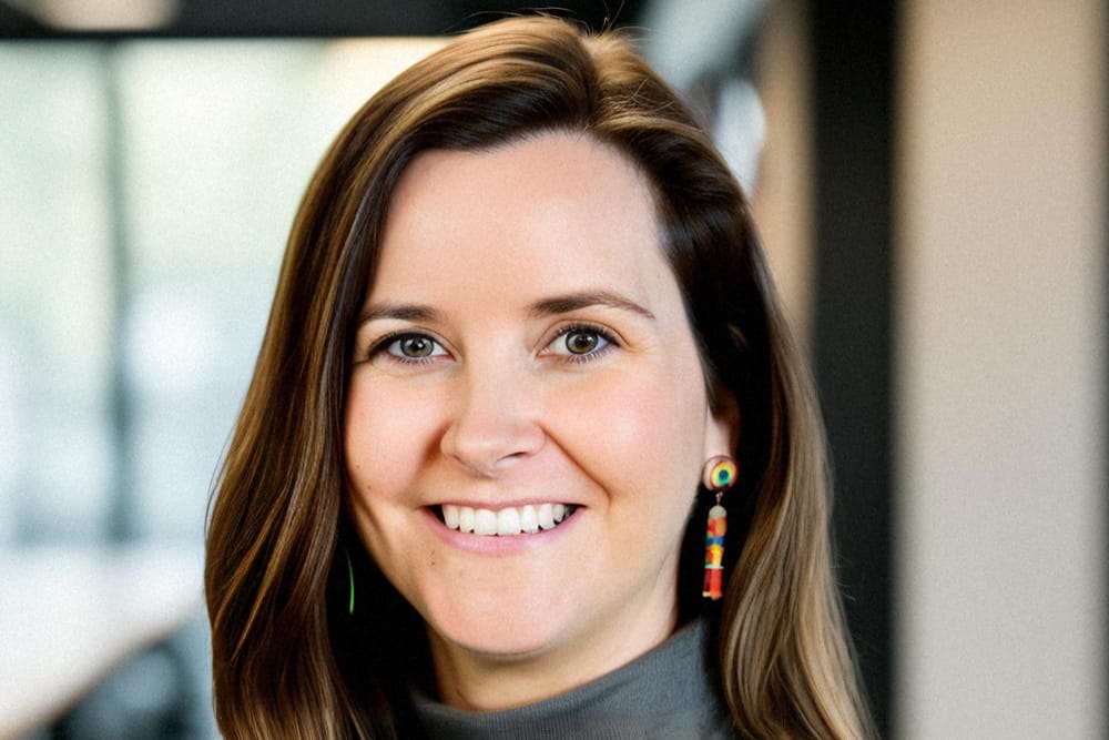 How To Smile For A Professional Headshot? Should You Smile Or Not?